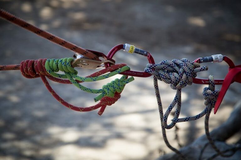 12 Different Uses for Paracord - PREPAREDNESS ADVICE